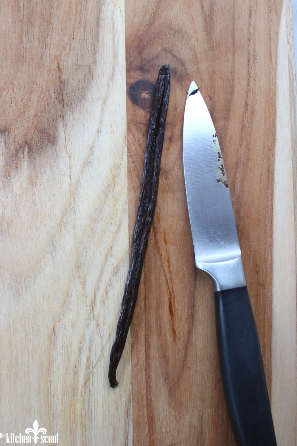 Homemade Vanilla Extract | The Kitchen Scout